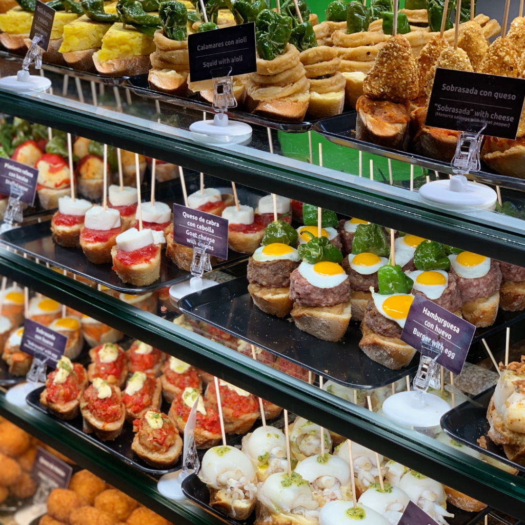 Aprende a preparar pintxos contemporáneos en el Mercado de La Ribera ...